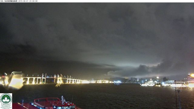 Tempestade tropical Wipha deixa feridos e cancela dezenas de voos em Macau